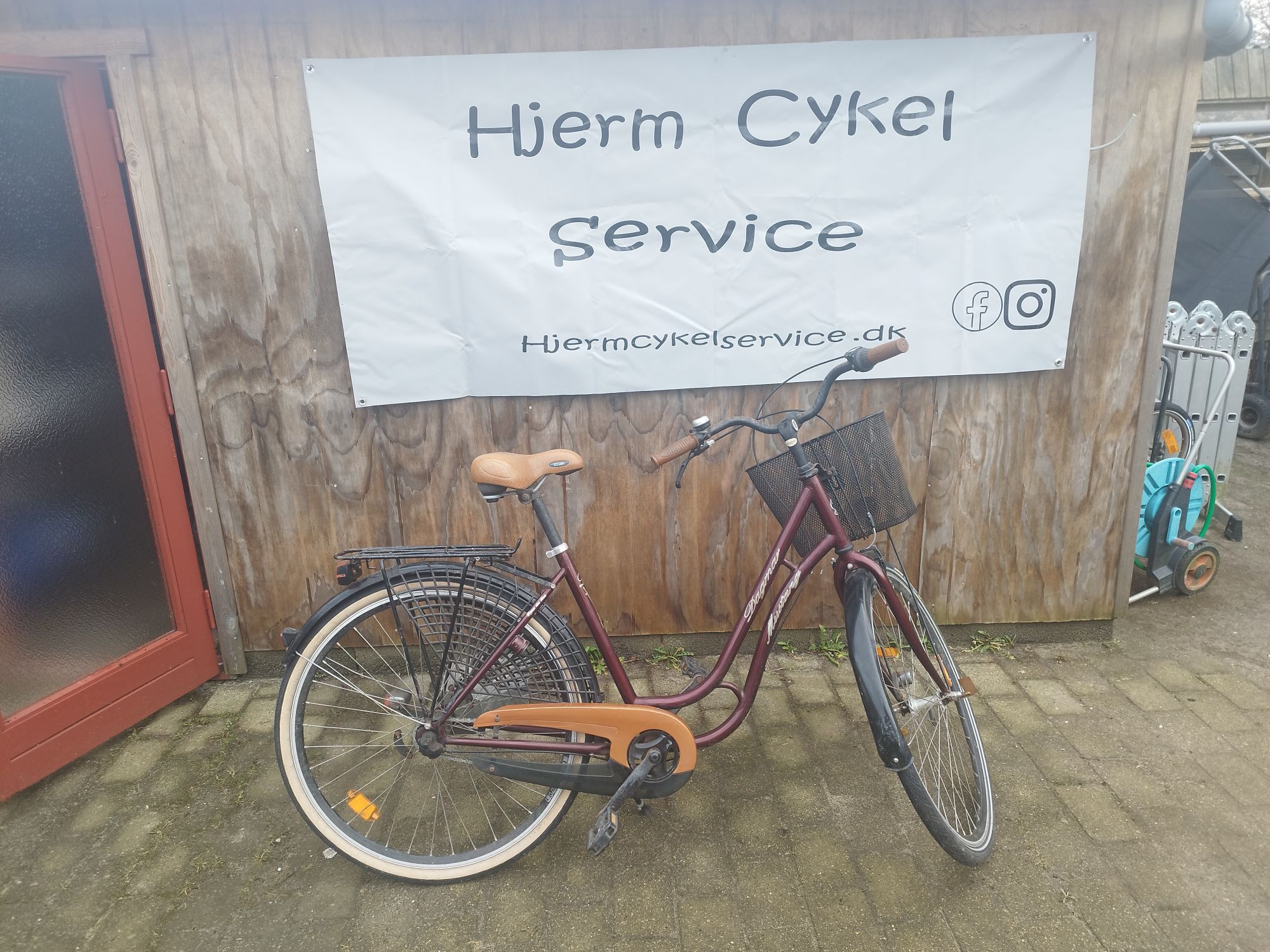 Cykler på vej ind | Hjerm Cykel Service